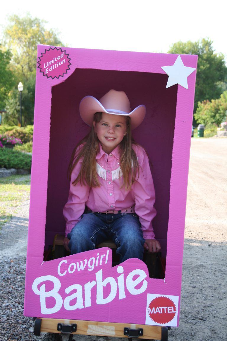 FM16-20 Barbie Float 2015 1st place | My U-Haul Story