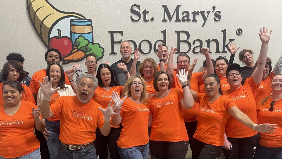 U-Haul Volunteers Pack Food Boxes to Address Hunger in Arizona | My U-Haul Story