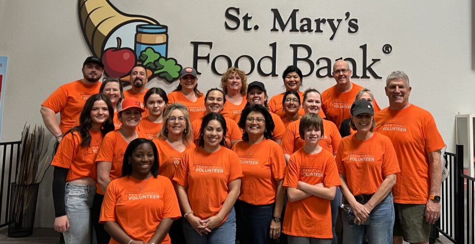 U-Haul Volunteers Pack 2,700 Emergency Food Boxes at St. Mary’s | My U-Haul Story
